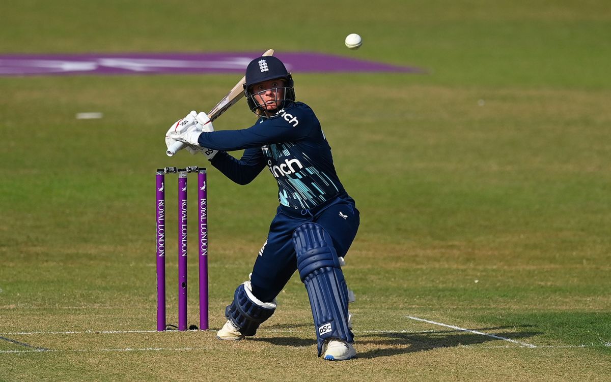 Danielle Wyatt played a neat cameo of 33 off just 14 balls ...