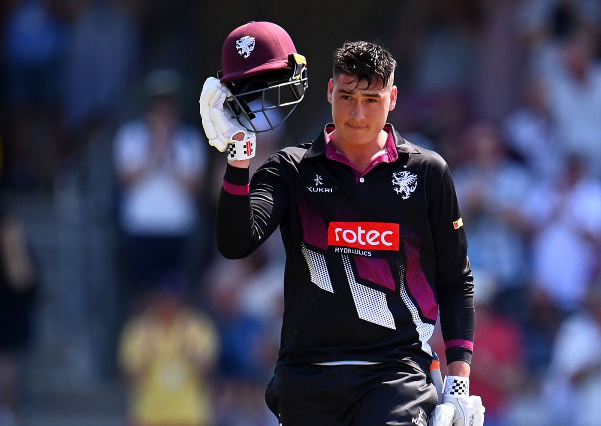 Matt Renshaw brings up his century | ESPNcricinfo.com