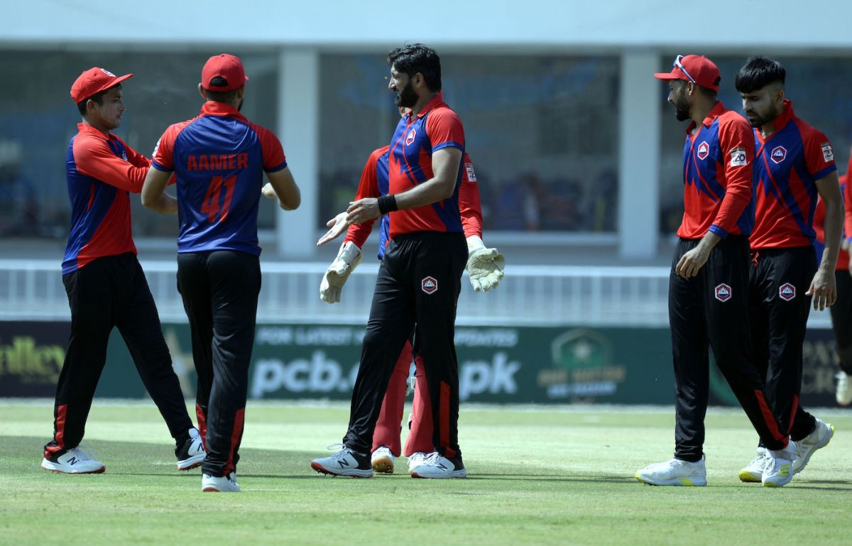 Mehran Mumtaz celebrates with Umair Masood after dismissing Sarfaraz ...