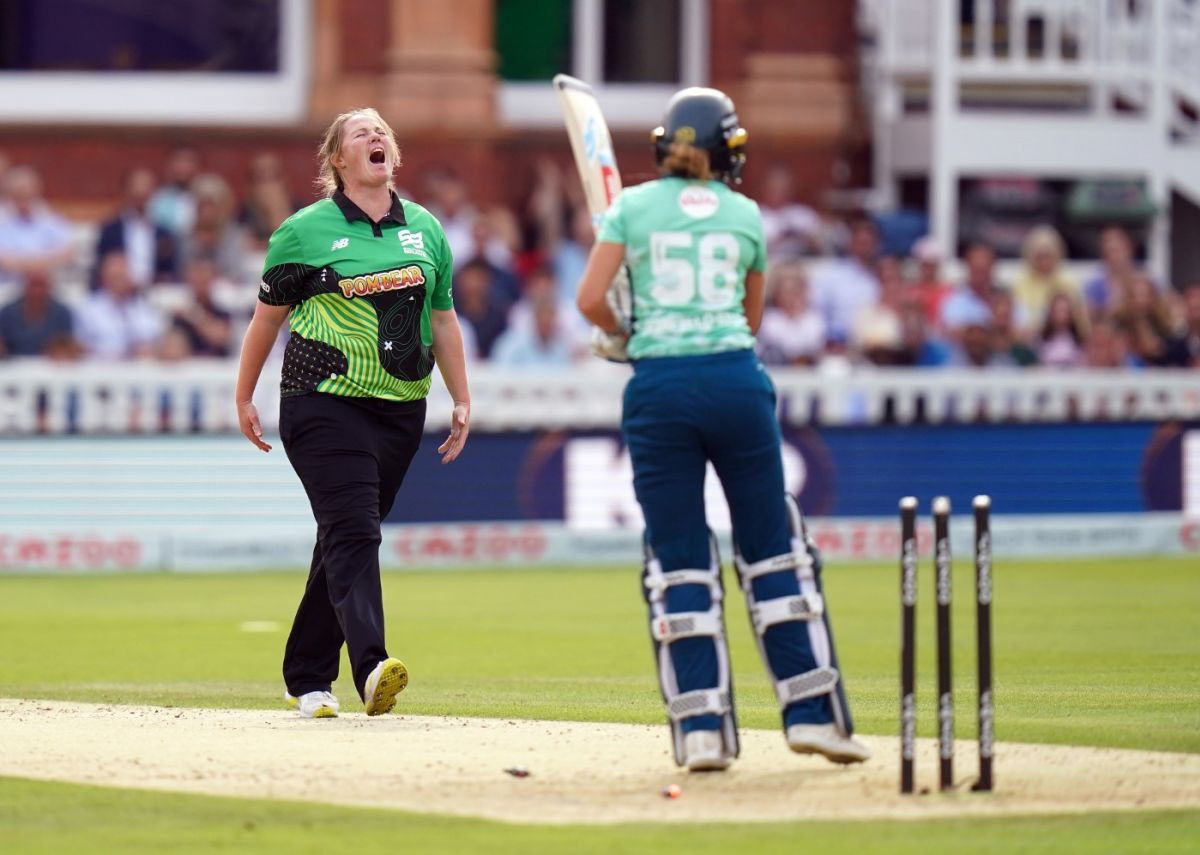 Anya Shrubsole struck early for Southern Brave | ESPNcricinfo.com