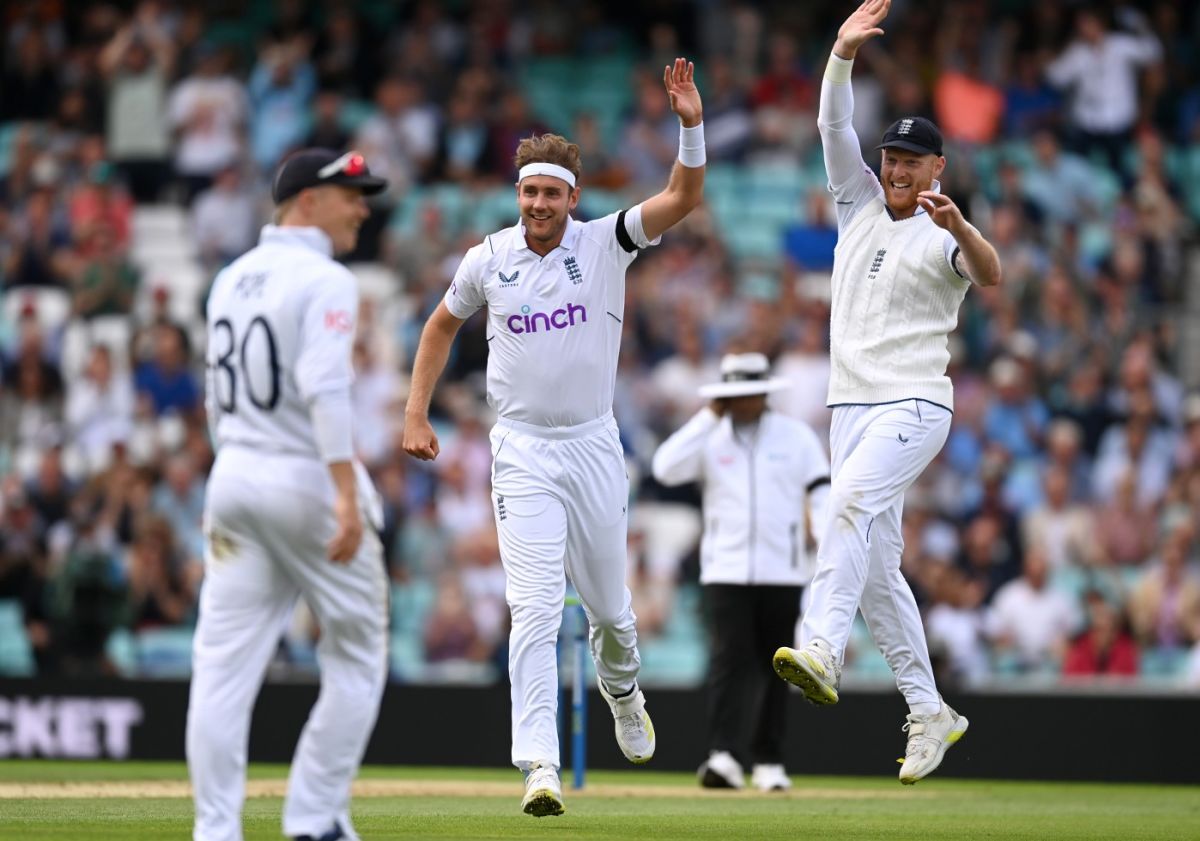 Ollie Robinson celebrates his five-wicket haul at The Oval ...