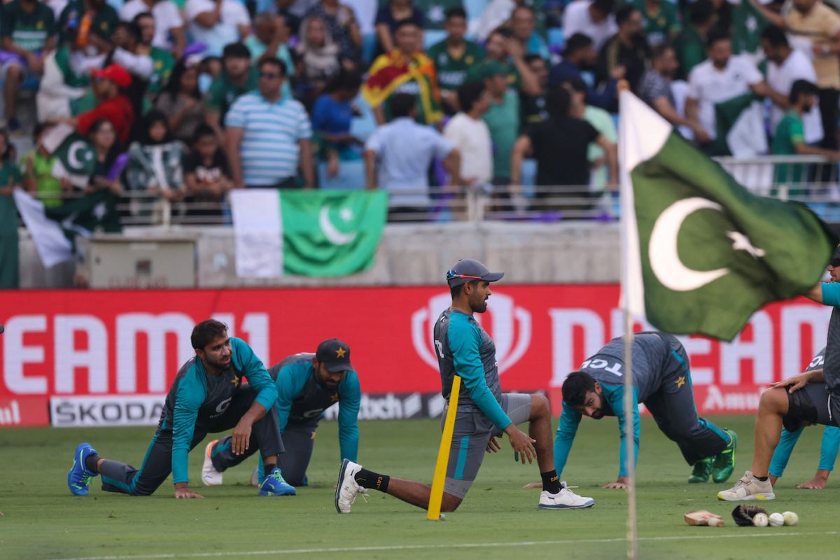 The Pakistan players warm up before the final | ESPNcricinfo.com