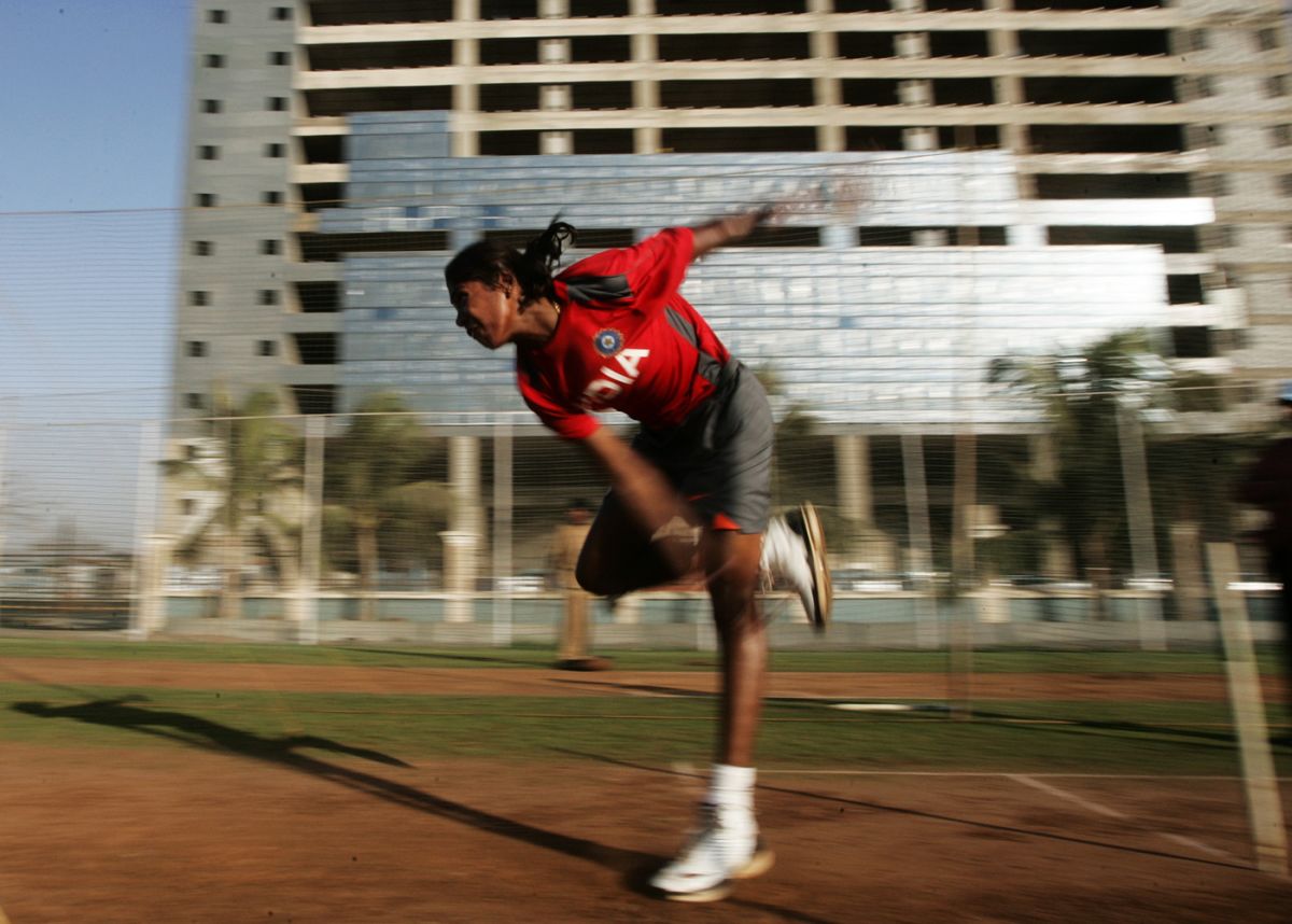 Jhulan Goswami bowls in the nets | ESPNcricinfo.com
