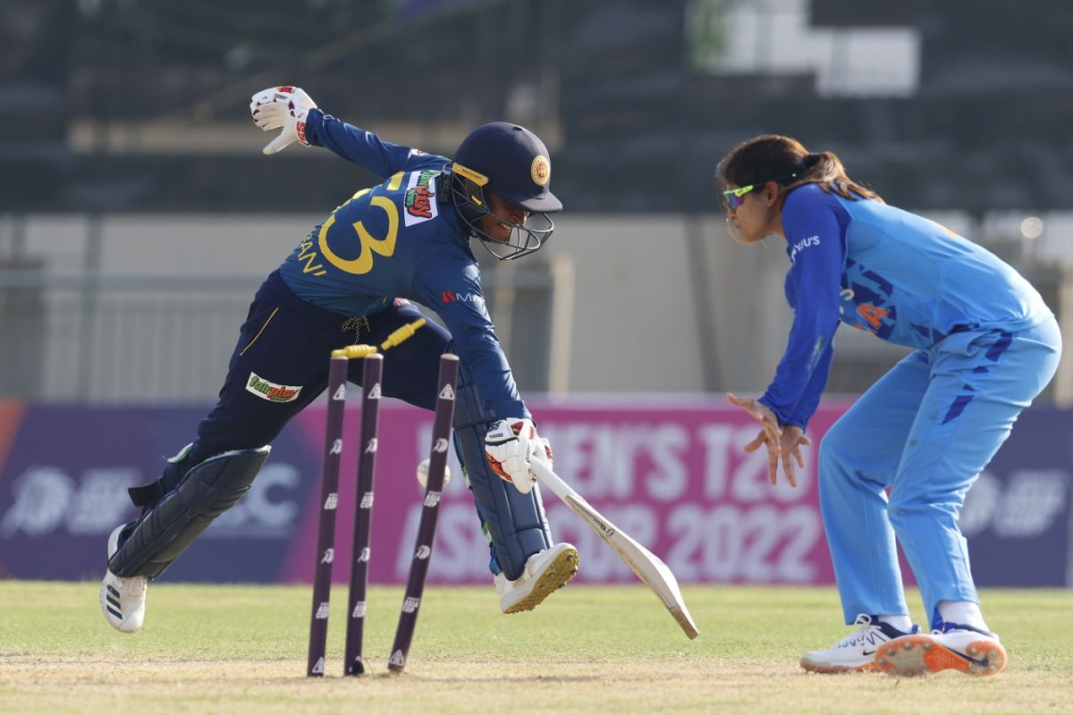 Malsha Shehani and Harshitha Samarawickrama pat gloves | ESPNcricinfo.com