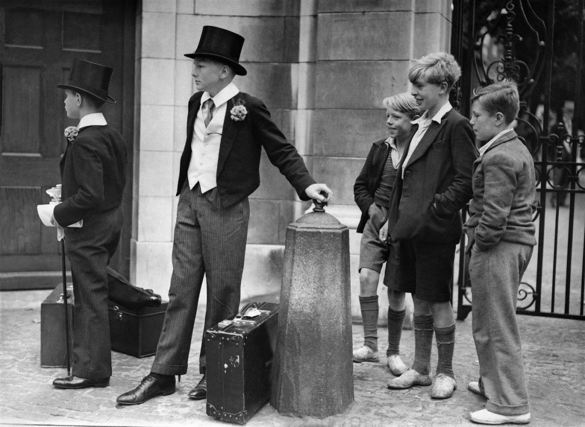 Walter Hadlee treads on his wicket when on 93 | ESPNcricinfo.com