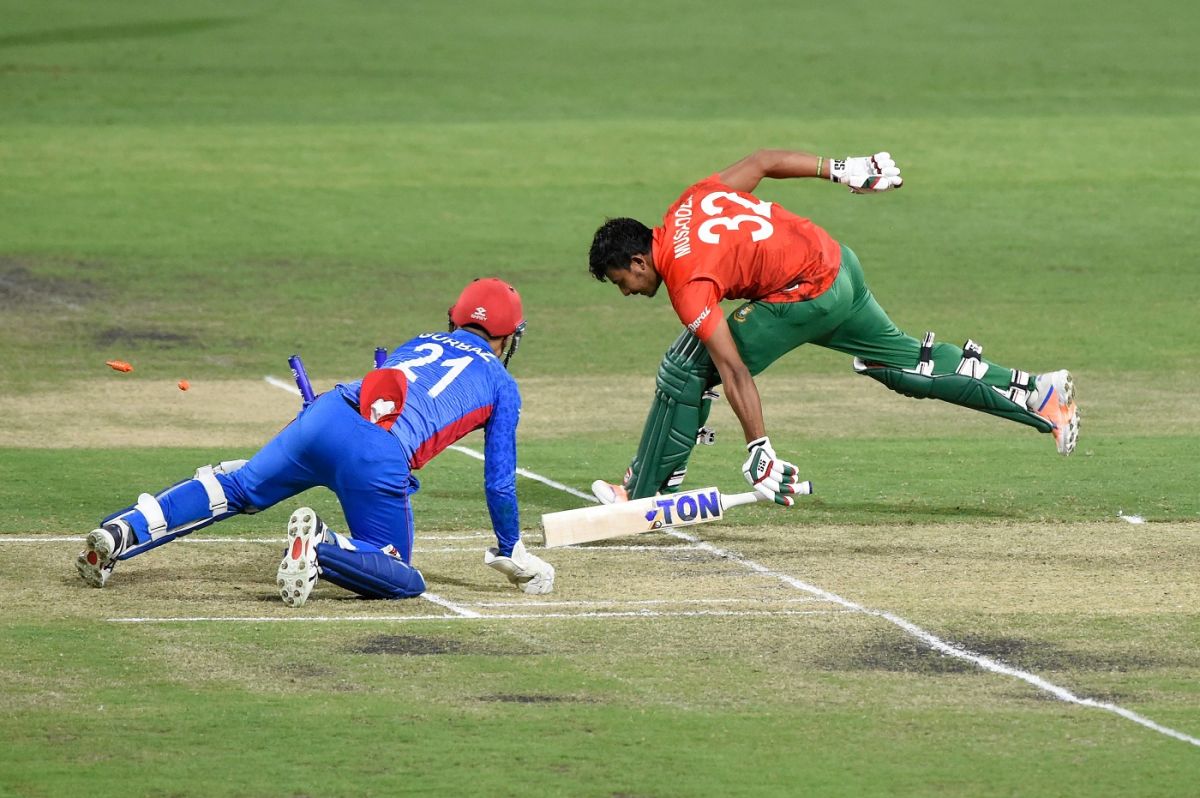 Afghanistan in a huddle | ESPNcricinfo.com