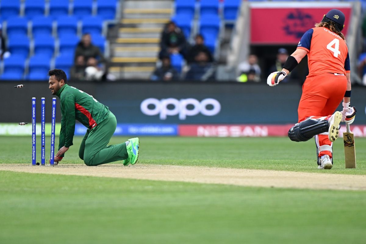Afif Hossain's direct-hit throw from the deep had Max O'Dowd run out ...