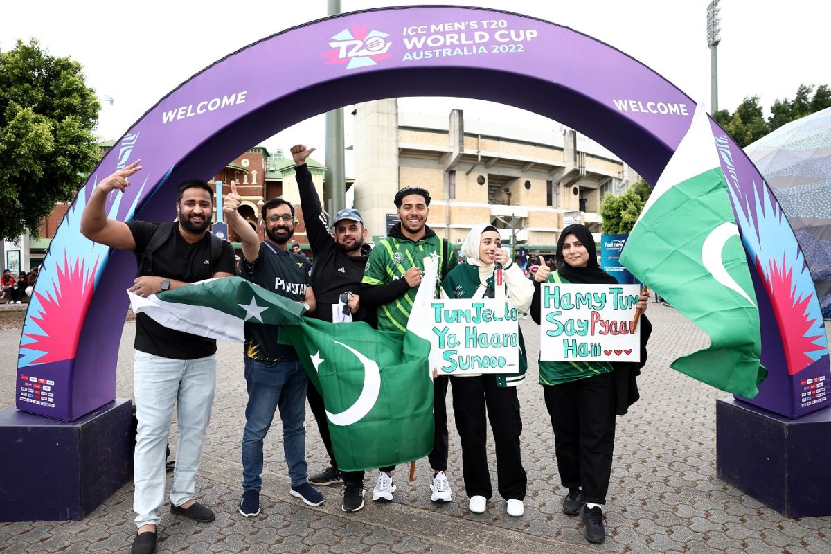 The Pakistan fans were out in support of their team | ESPNcricinfo.com