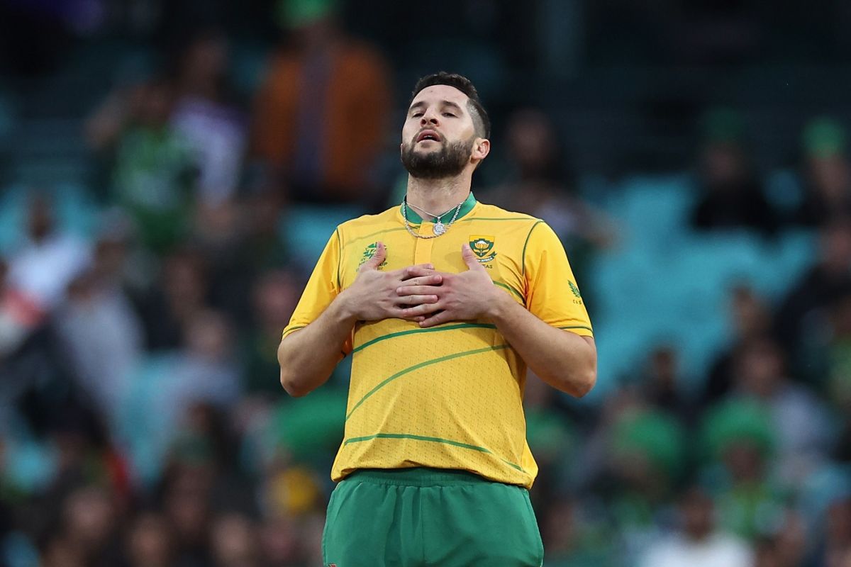 Wayne Parnell celebrates after getting rid of Mohammad Rizwan early ...