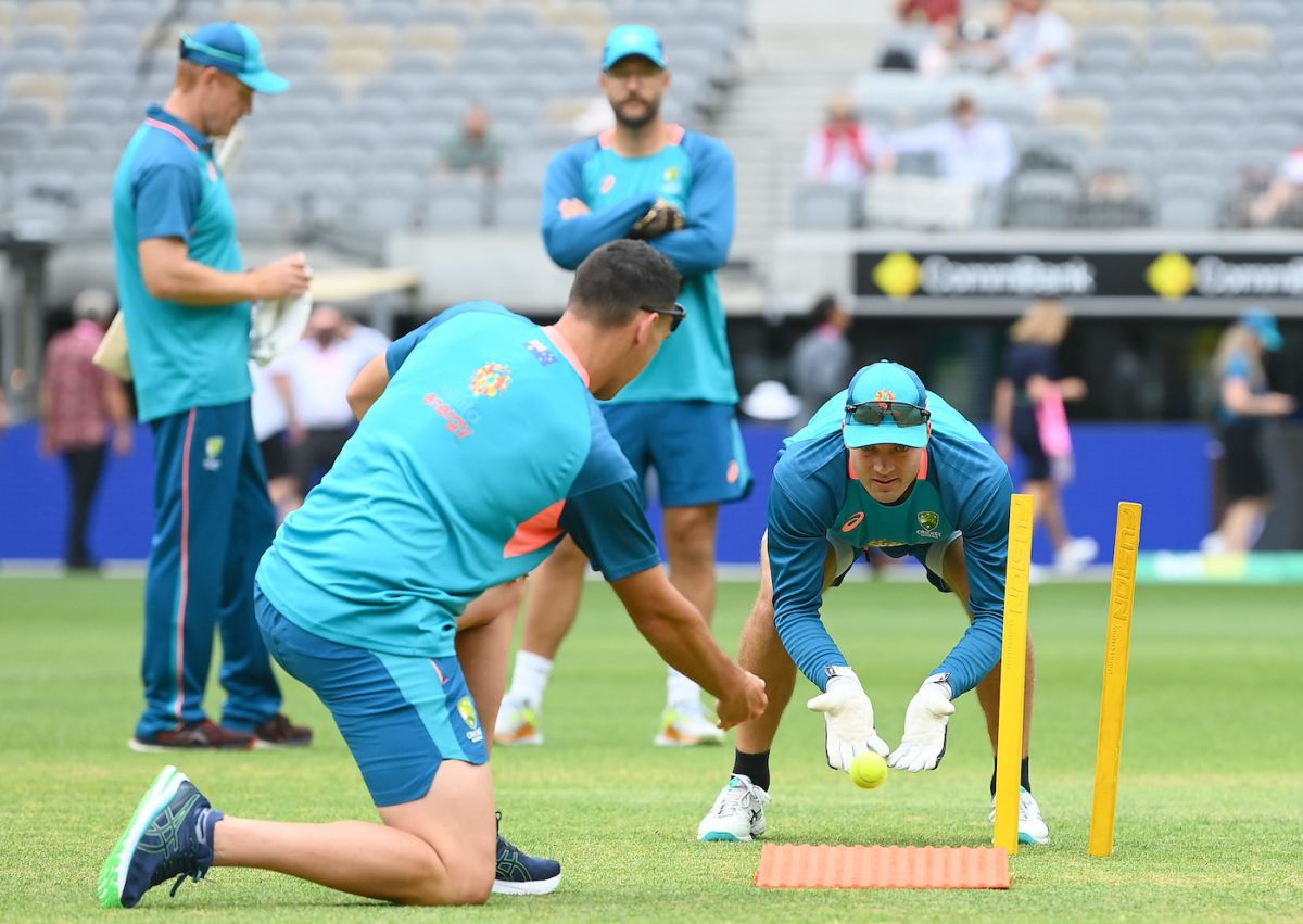 Alex Carey gets around to some wicketkeeping drills | ESPNcricinfo.com