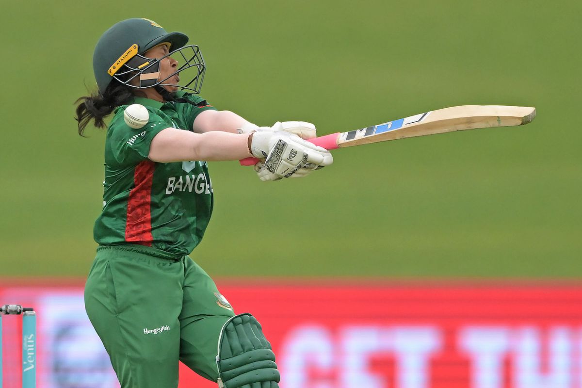 Sharmin Akhter cops a blow while attempting a pull | ESPNcricinfo.com