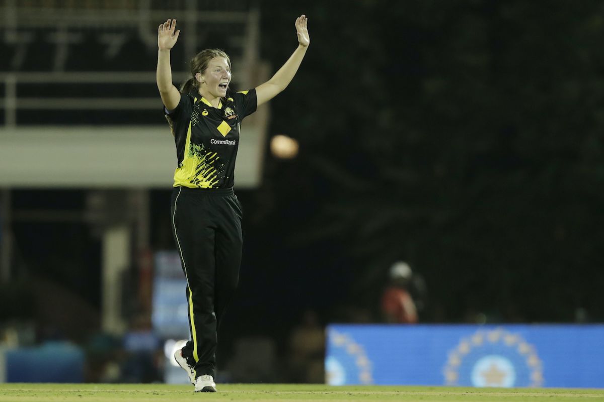 Darcie Brown Took Two Wickets In The Powerplay