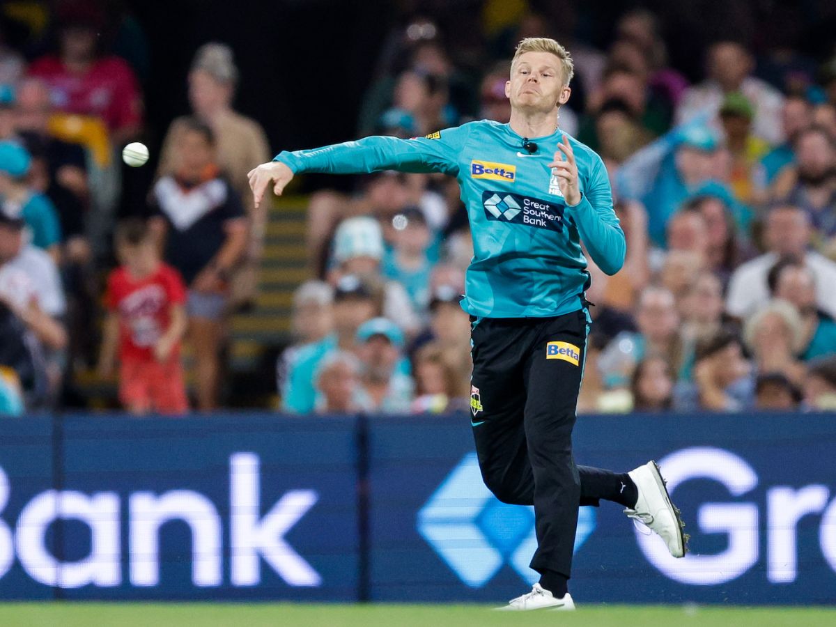 Sam Billings whirs out a throw | ESPNcricinfo.com