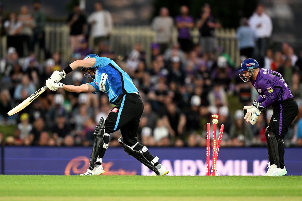 Adam Hose loses his stumps to Patrick Dooley | ESPNcricinfo.com