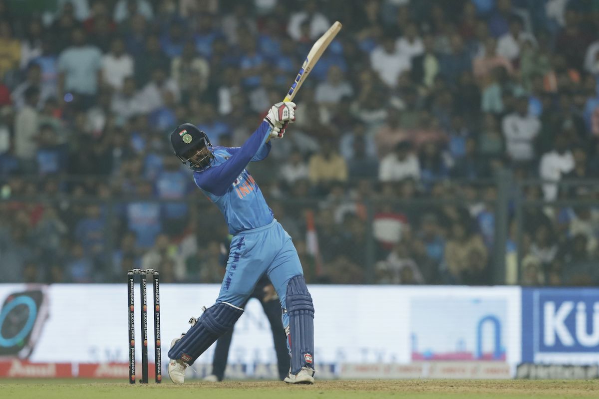 Hardik Pandya comines the Natmeg shot with the moonwalk | ESPNcricinfo.com