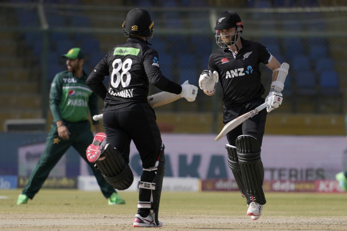 Kane Williamson and Devon Conway made steady progress after Finn Allen ...