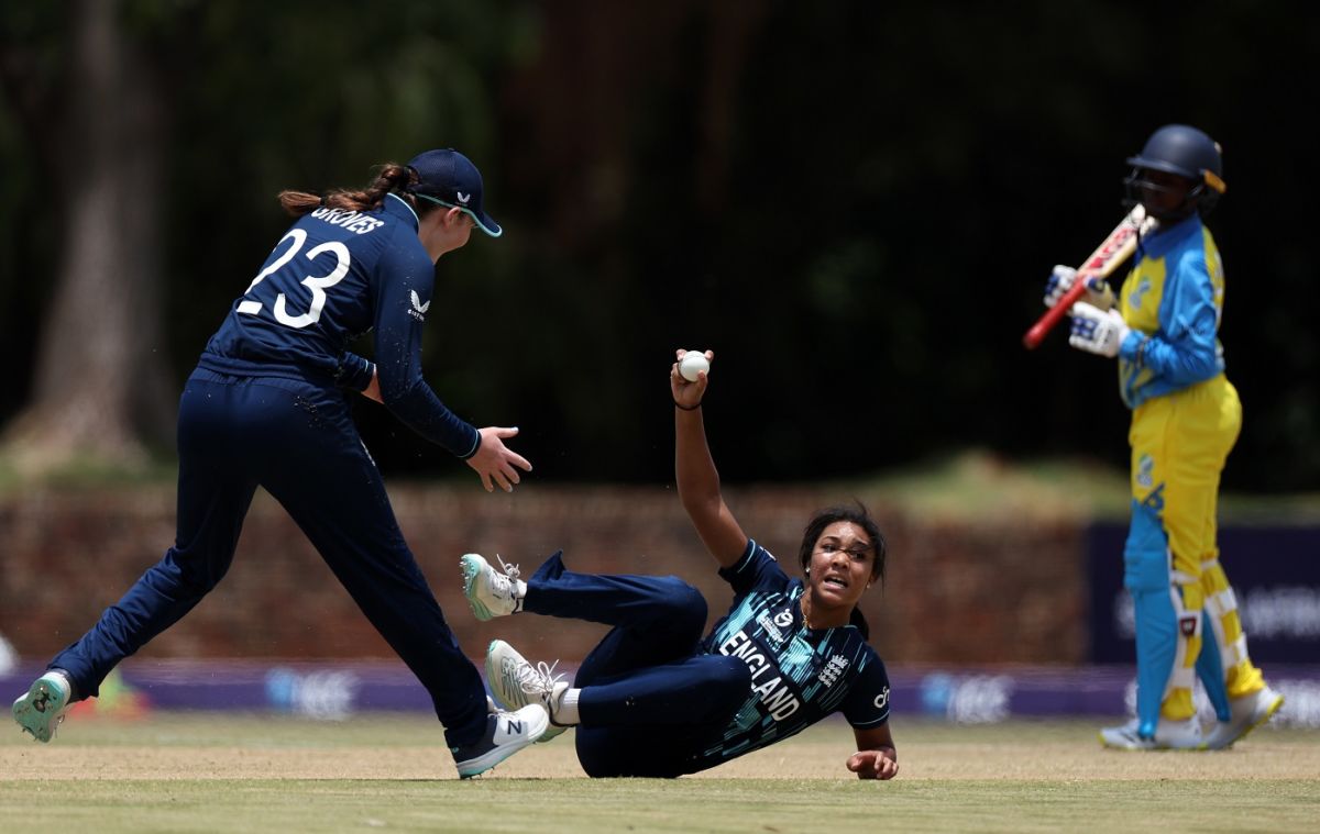 Davina Perrin celebrates after taking a one-handed catch | ESPNcricinfo.com