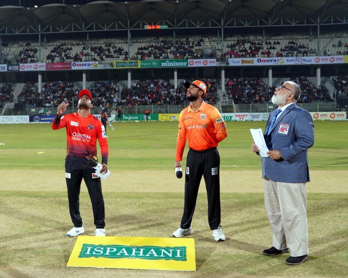 Shai Hope and Imrul Kayes at the toss | ESPNcricinfo.com