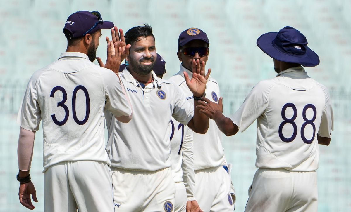 Ashish Kumar picked up three wickets in the Bengal first innings ...