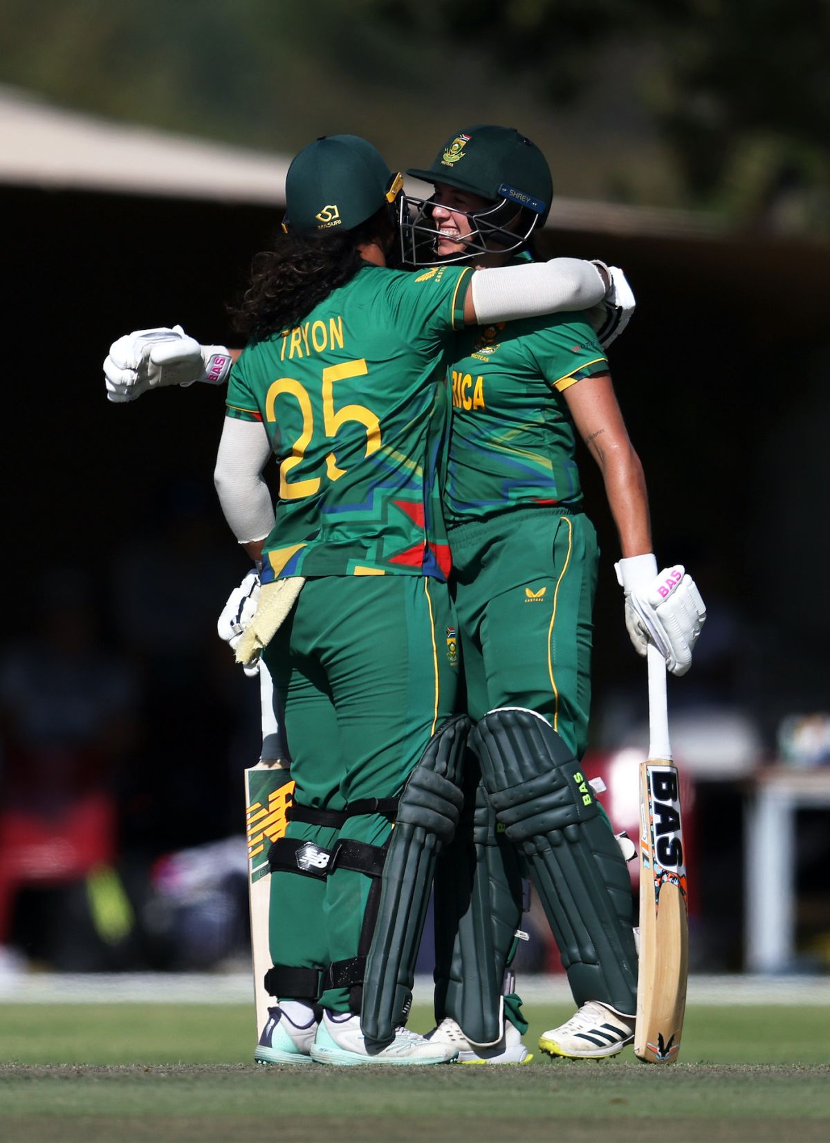 Chloe Tryon and Tazmin Brits added a 98-run stand | ESPNcricinfo.com