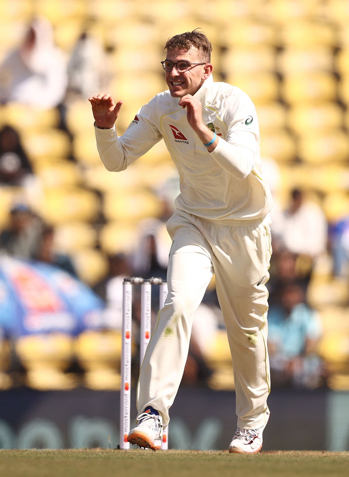 Fergus O'Neill took out Queensland's top order | ESPNcricinfo.com