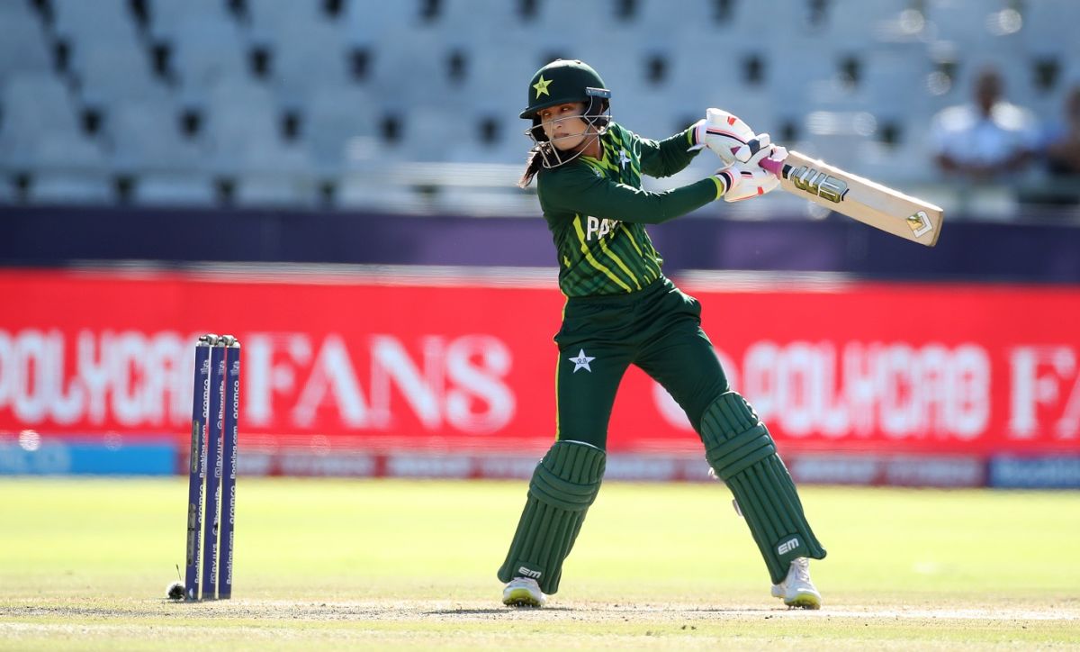 Omaima Sohail hits one through the off side | ESPNcricinfo.com