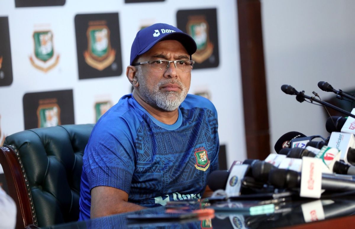 Chandika Hathurusingha addresses the media in Dhaka | ESPNcricinfo.com