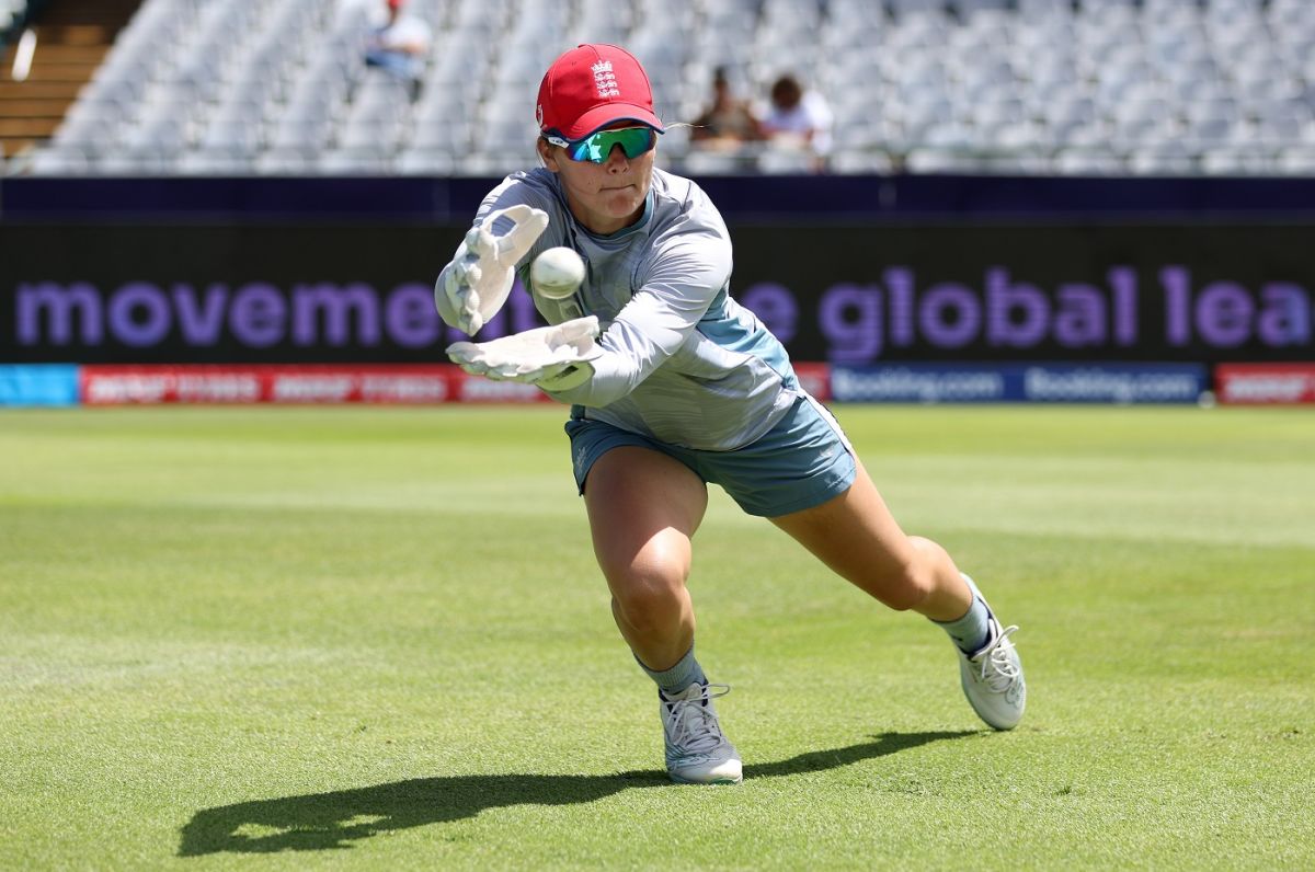 Amy Jones undergoes wicketkeeping drills | ESPNcricinfo.com