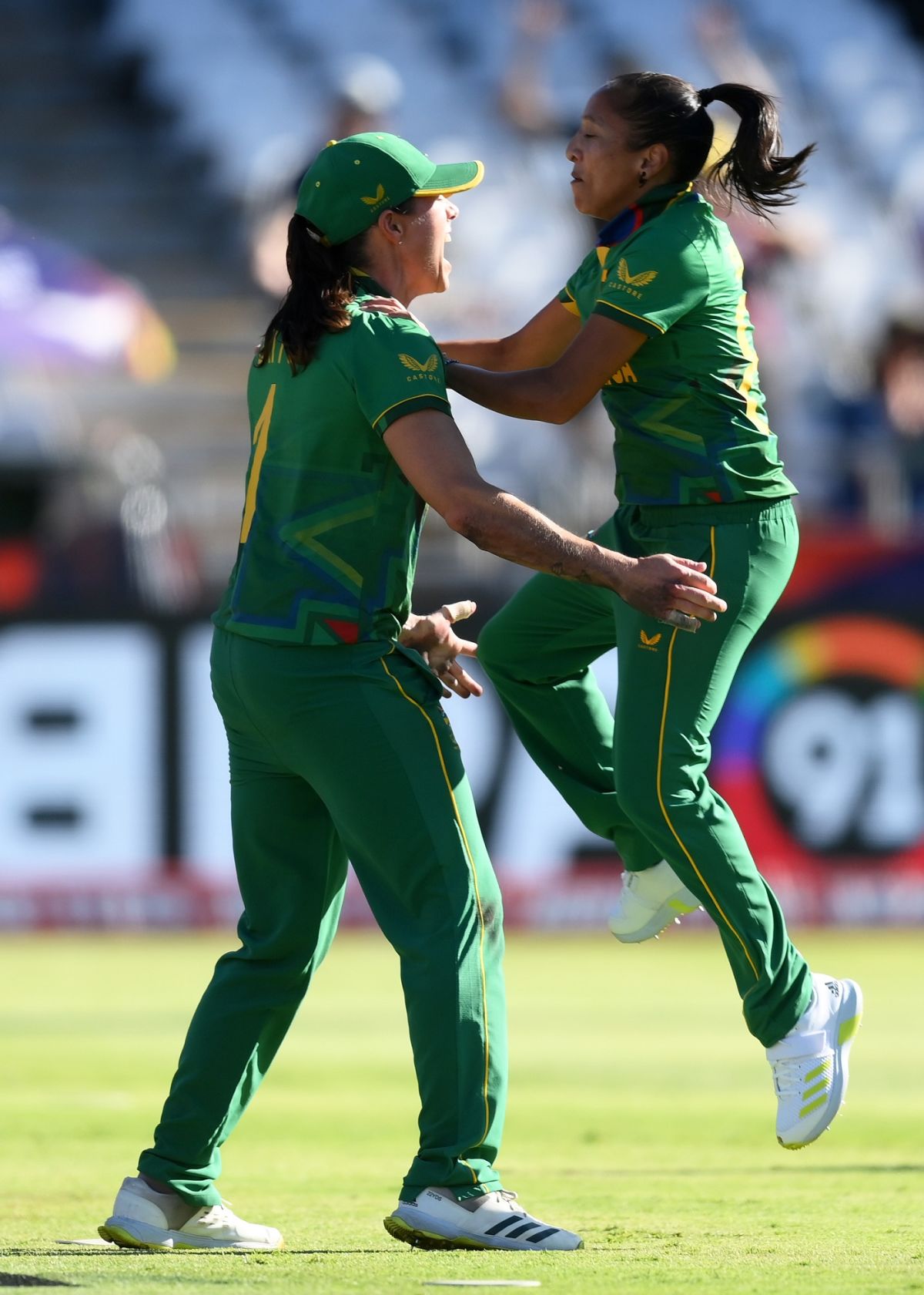 Tazmin Brits pulled off a stunner after Shabnim Ismail's bouncer had ...