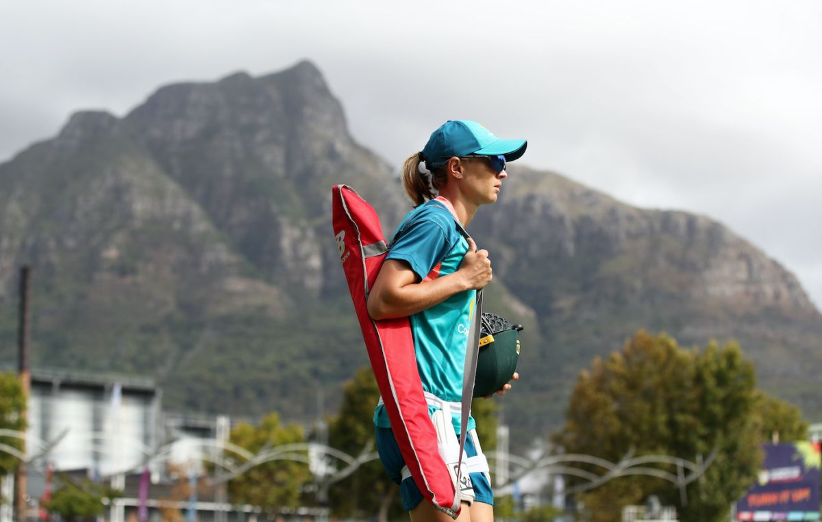 Meg Lanning heads off for practice ahead of the Women's T20 World Cup ...