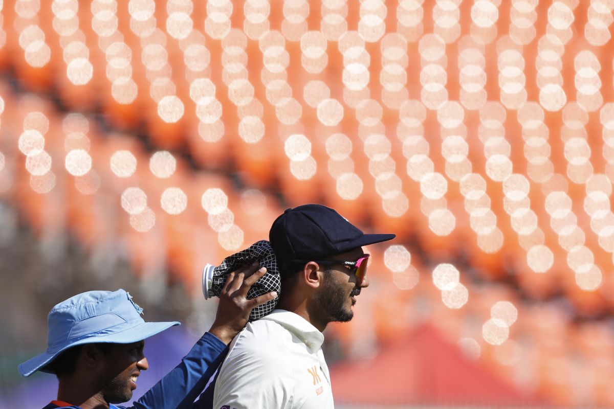 Axar Patel gets some ice treatment | ESPNcricinfo.com