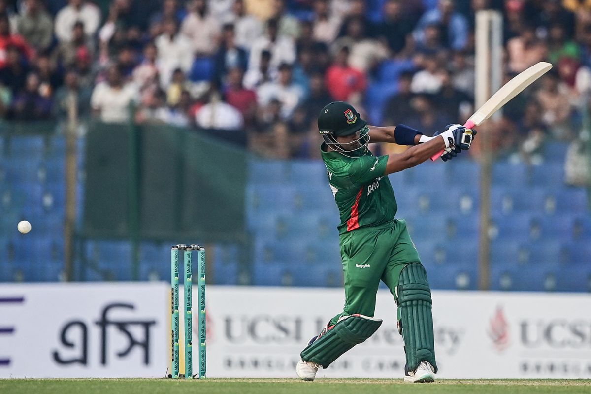 Rony Talukdar made an aggressive start at the top of the order ...