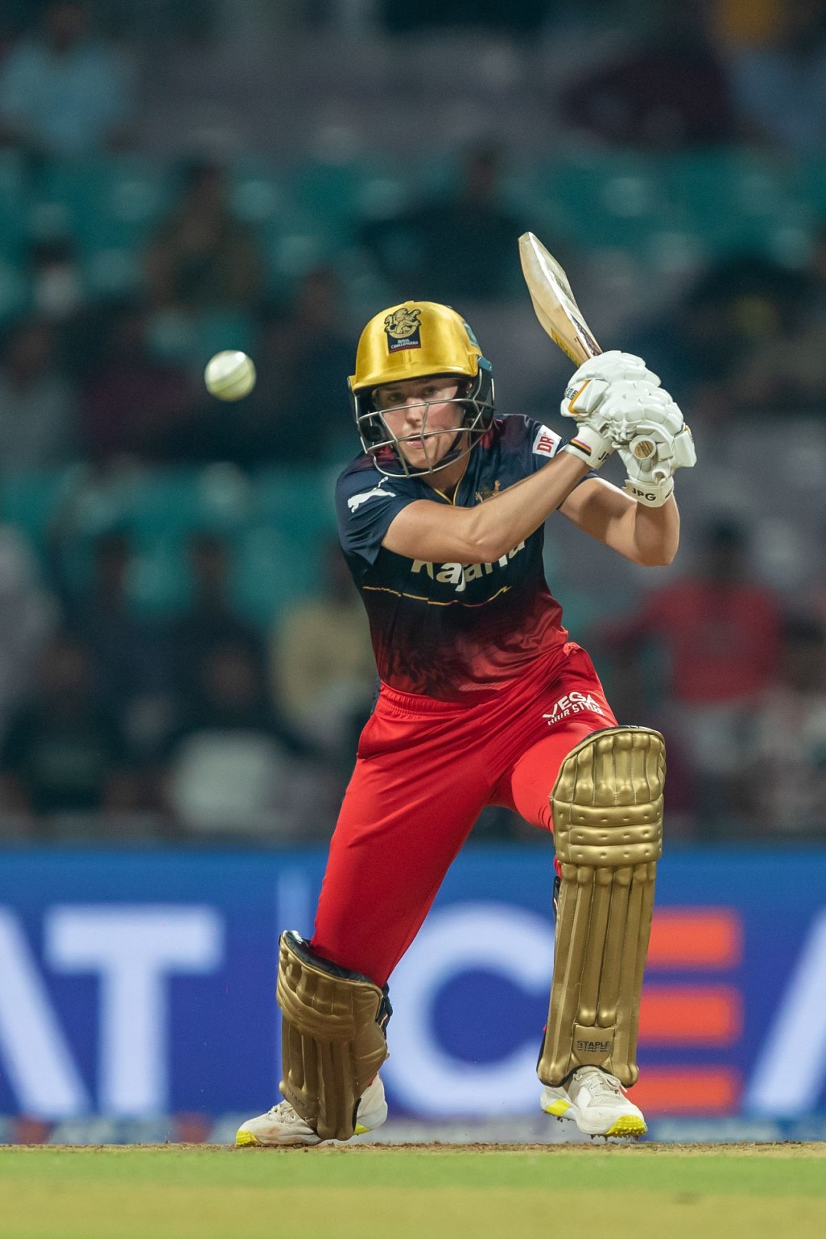 Ellyse Perry and Richa Ghosh shared a 74-run stand to lift RCB ...