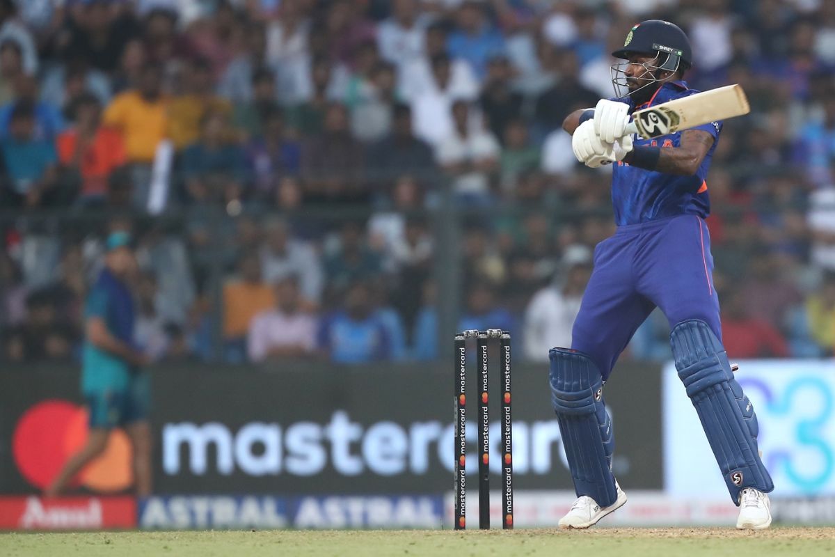 KL Rahul pulls one | ESPNcricinfo.com