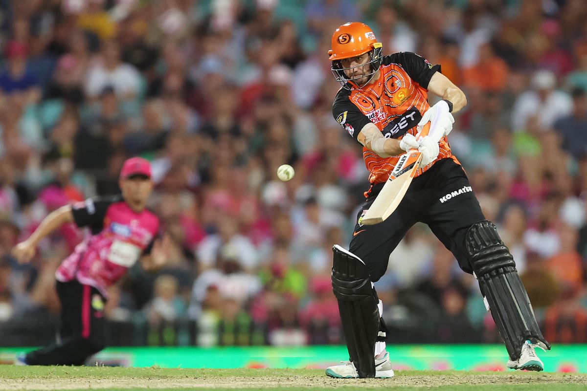 Meg Lanning and Bismah Maroof ahead of the ODI series | ESPNcricinfo.com