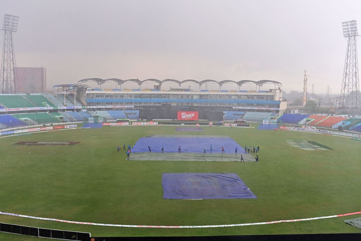 On-and-off rain hit Chattogram after the toss | ESPNcricinfo.com
