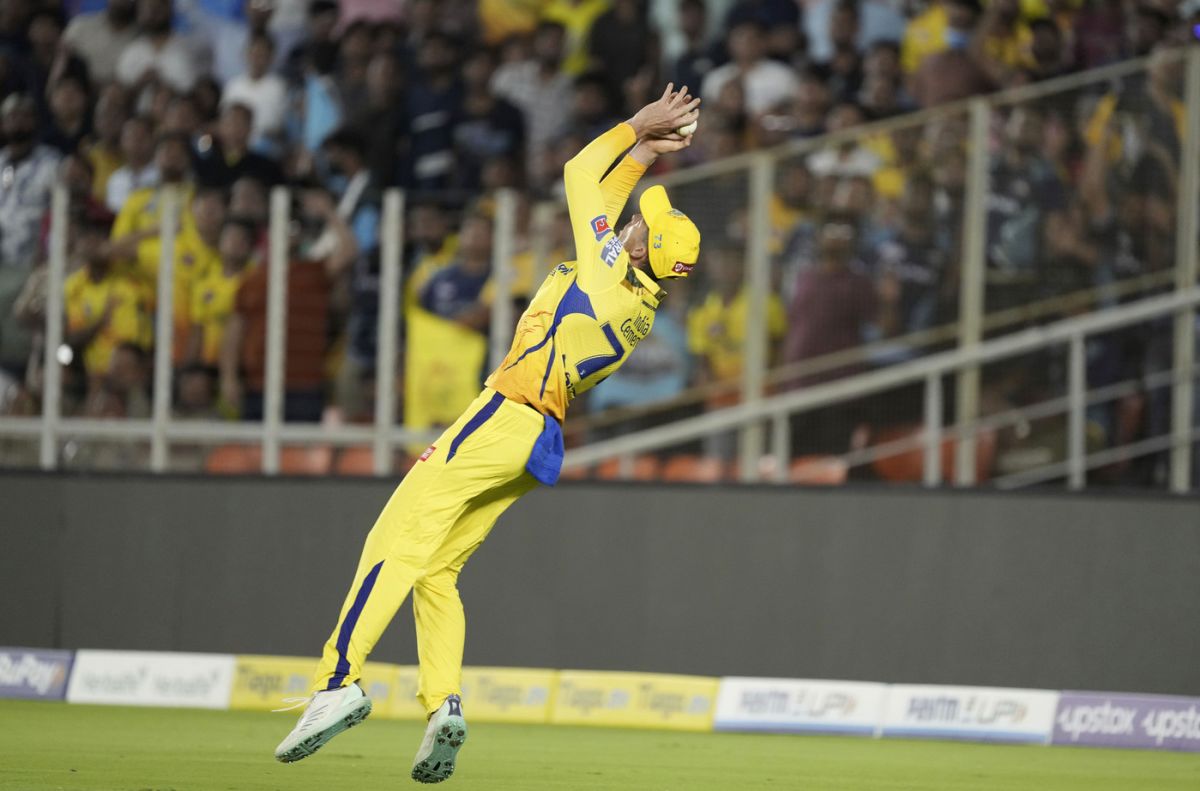 Mitchell Santner pulled off a stunner to get rid of Vijay Shankar ...