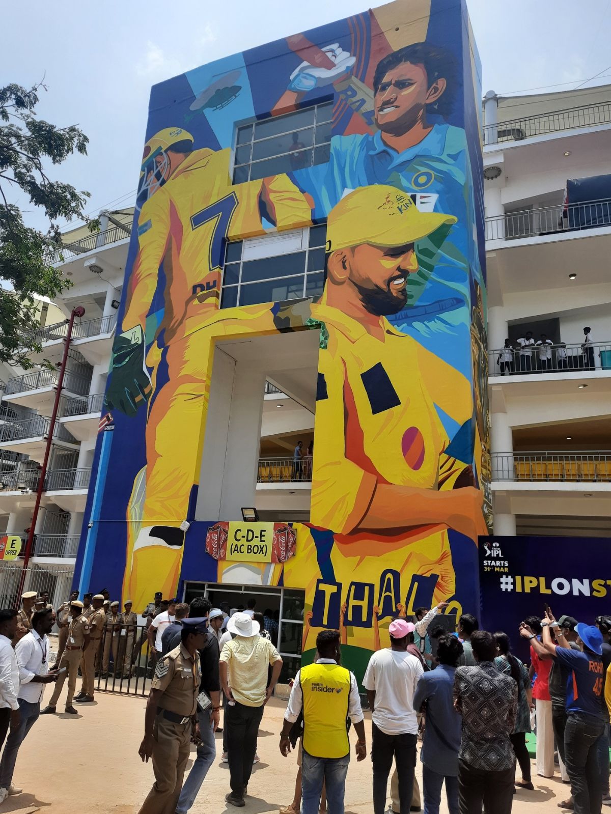 A massive mural ft. MS Dhoni at Chepauk | ESPNcricinfo.com