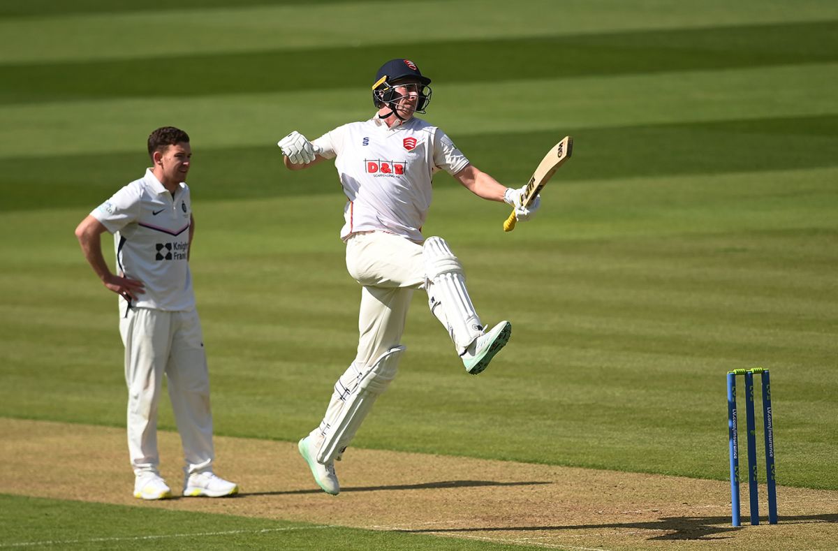 Dan Lawrence celebrates reaching his hundred | ESPNcricinfo.com