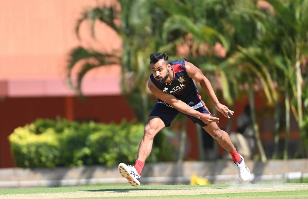 Akash Deep has a bowl at training | ESPNcricinfo.com