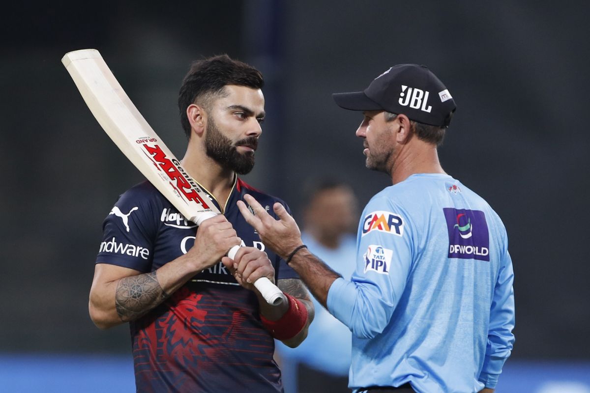 Virat Kohli chats with Ricky Ponting | ESPNcricinfo.com