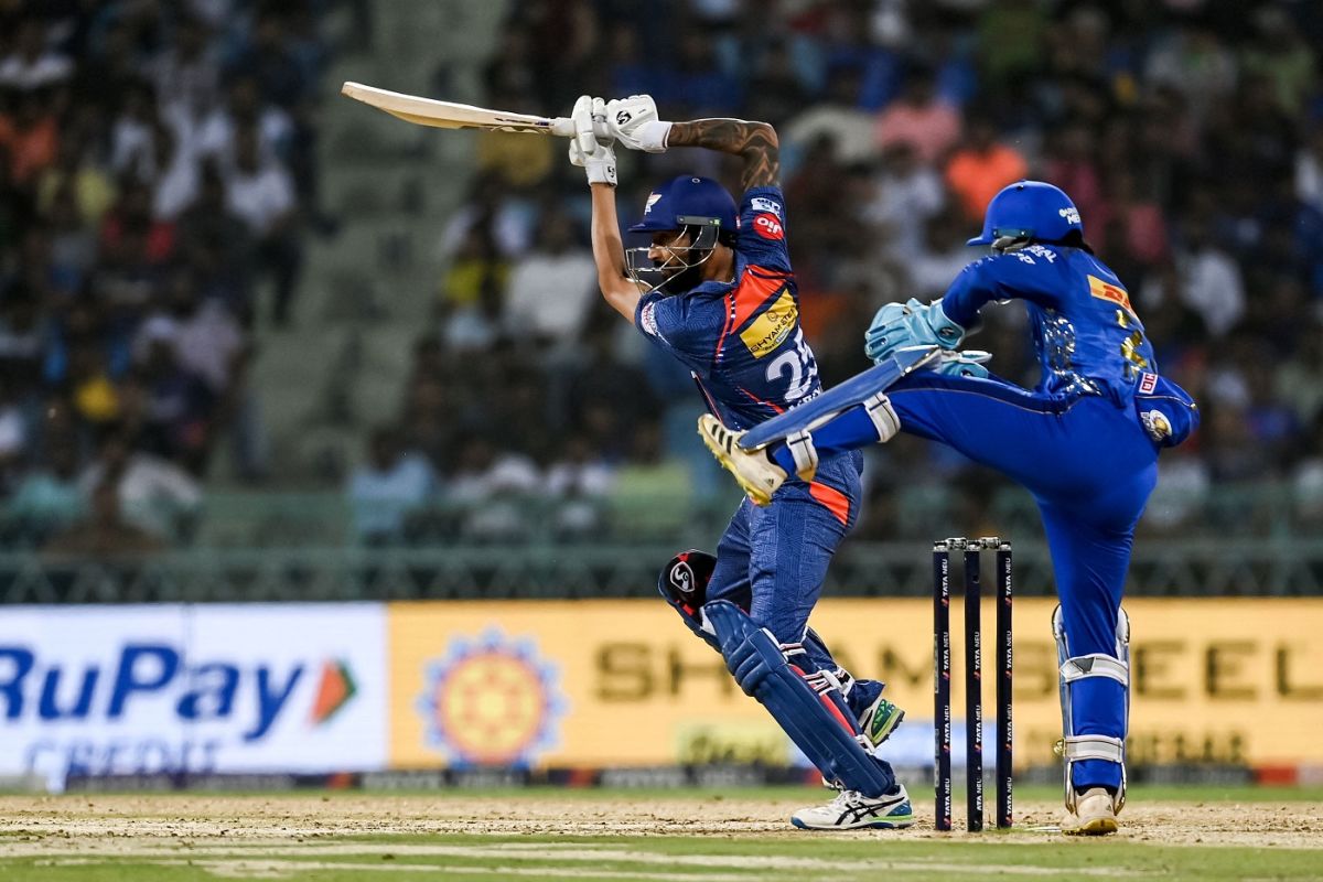 Marcus Stoinis sweeps one over deep square leg | ESPNcricinfo.com