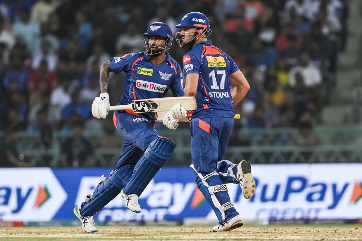 Krunal Pandya and Marcus Stoinis shared a steady partnership ...
