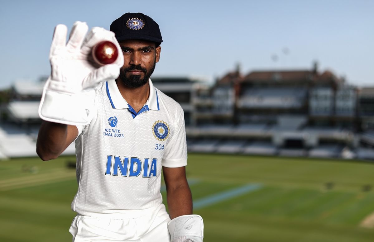 KS Bharat holds a pose | ESPNcricinfo.com