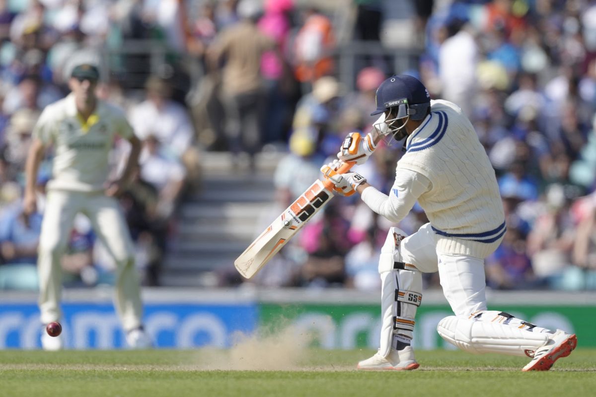 Virat Kohli was surprised by the extra bounce from Mitchell Starc | ESPNcricinfo.com