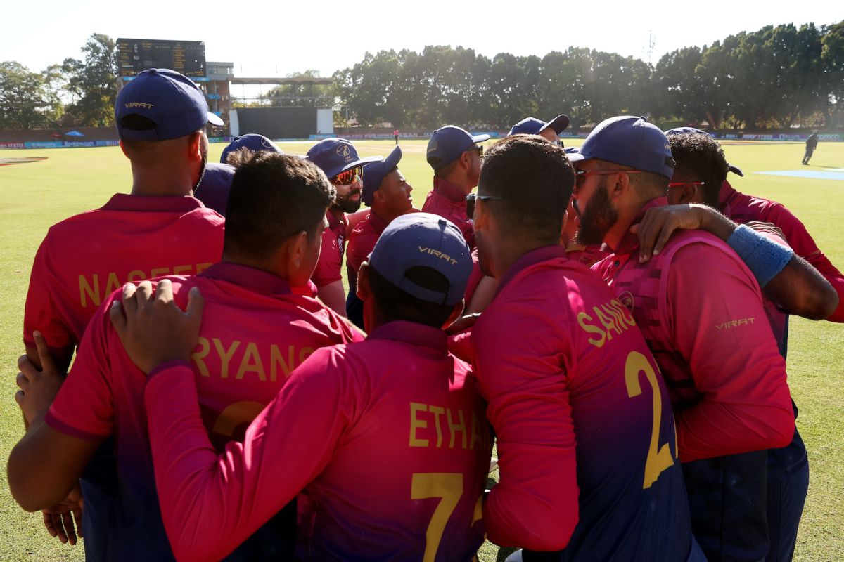 UAE's players in a huddle | ESPNcricinfo.com