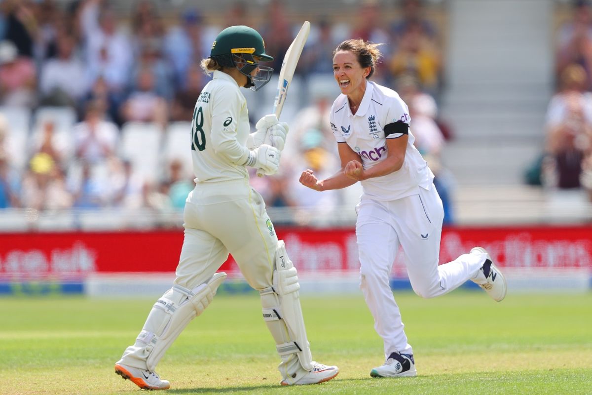 Kate Cross provided England with the breakthrough | ESPNcricinfo.com
