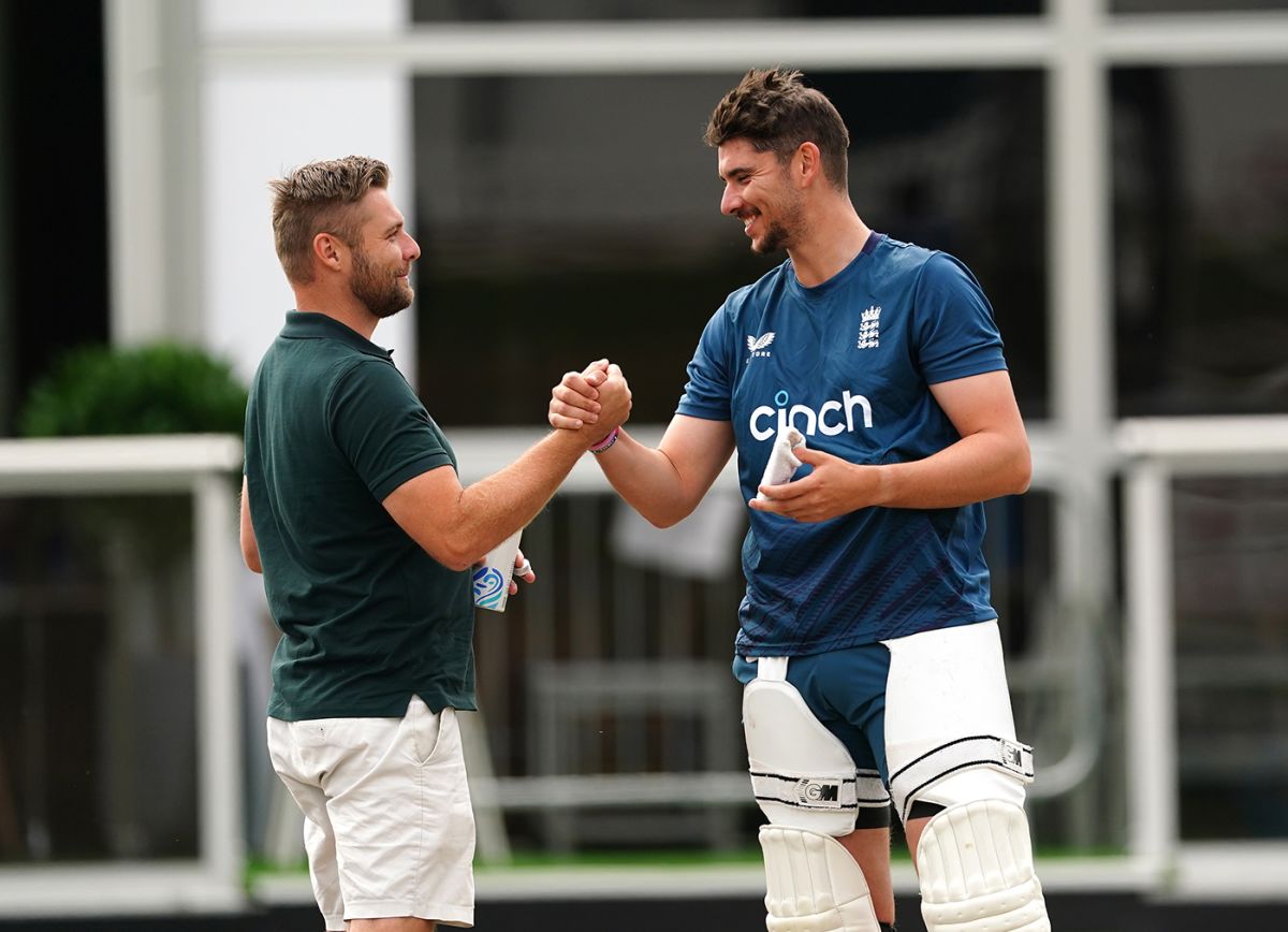 Josh Tongue gets a handshake from Luke Wright | ESPNcricinfo.com