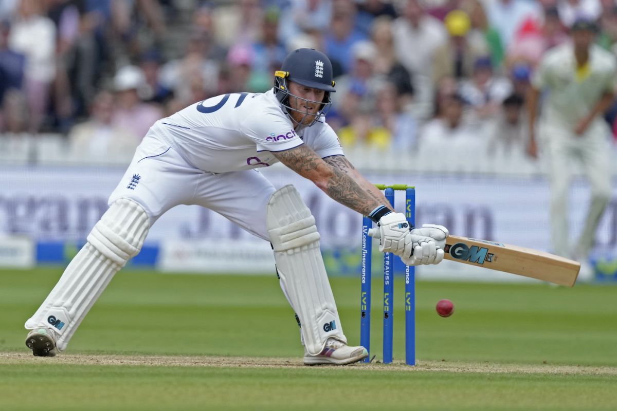 Ben Stokes' innings earned him a pat on the back from Steven Smith | ESPNcricinfo.com