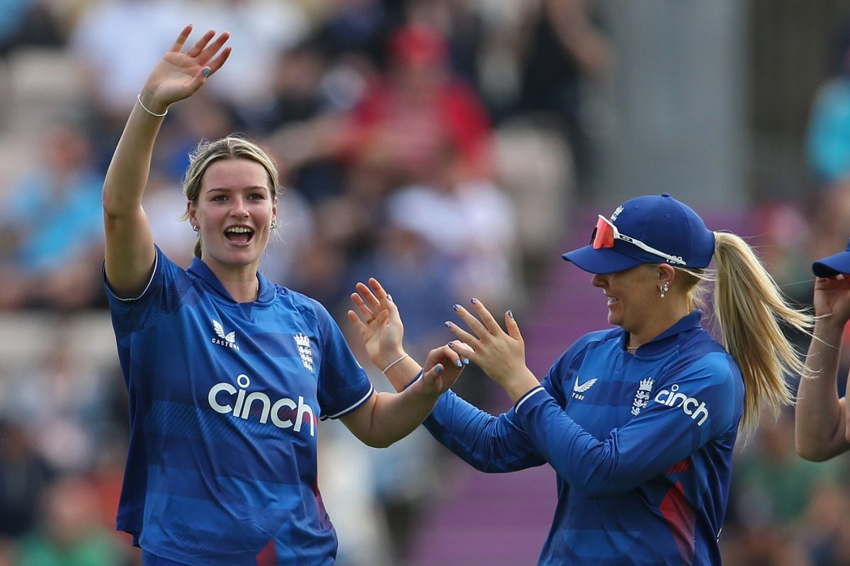 Lauren Bell is all smiles after getting rid of Alyssa Healy ...